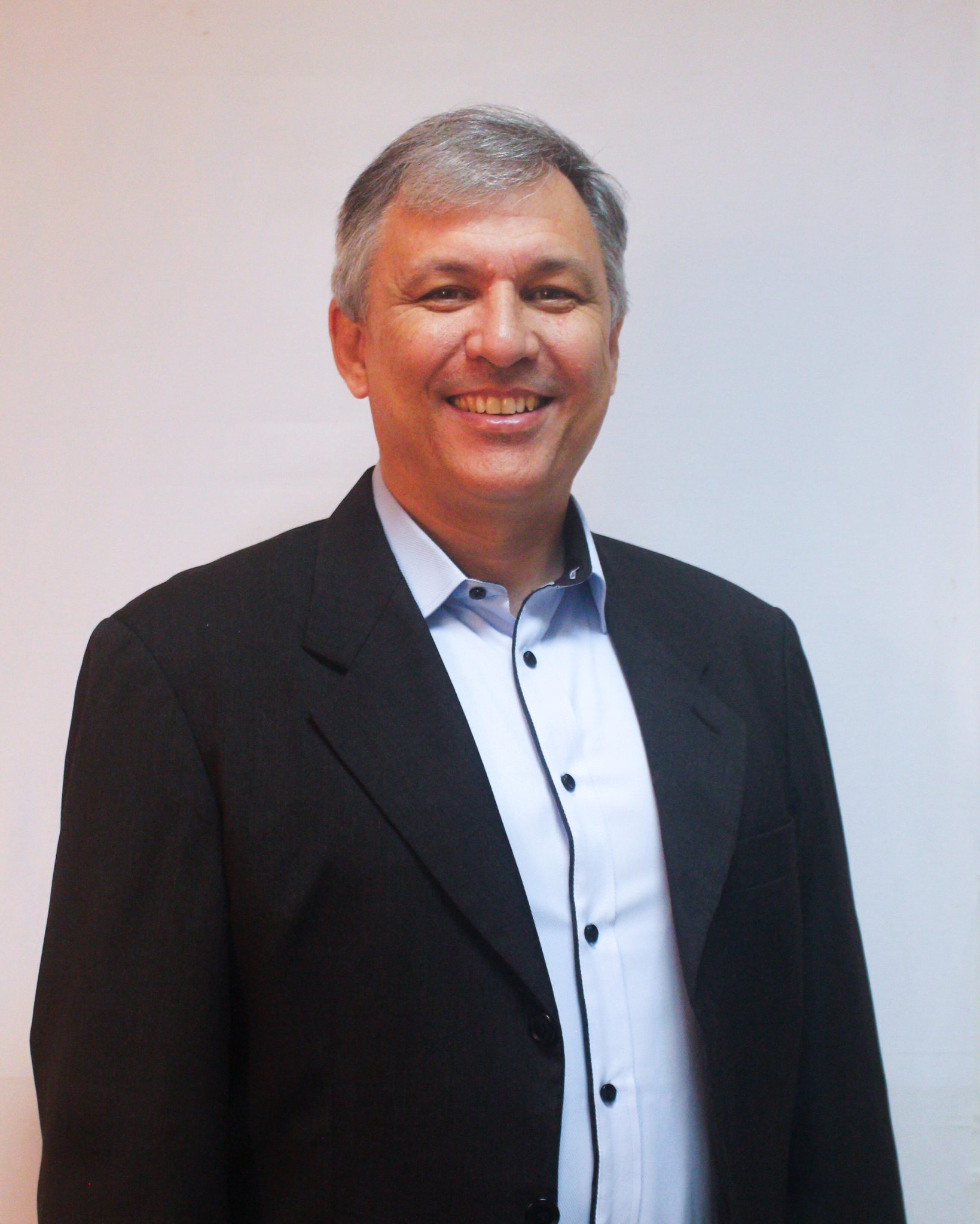 AMIR ANTÔNIO MARTINS DE OLIVEIRA JR - EMC